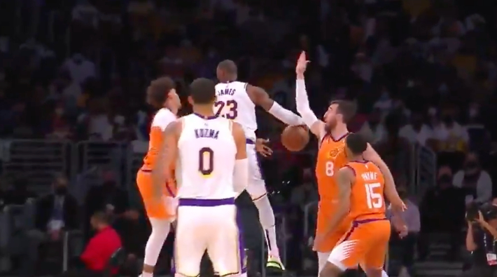 LeBron James Throws One-Handed Behind-The-Back Bounce Pass In Mid-Air