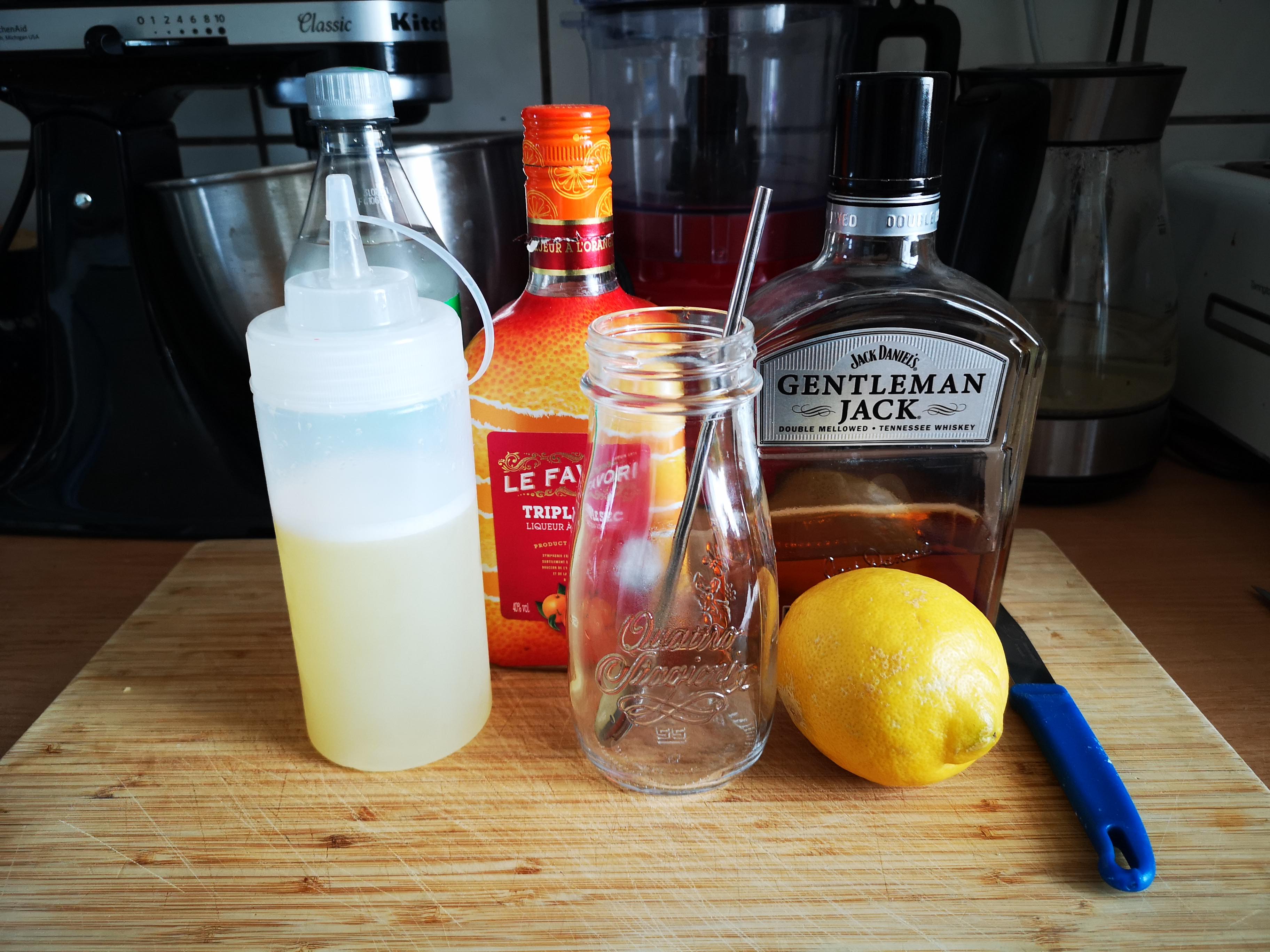 A Lynchburg Lemonade Cocktail Is The Perfect Recipe for The Weekend