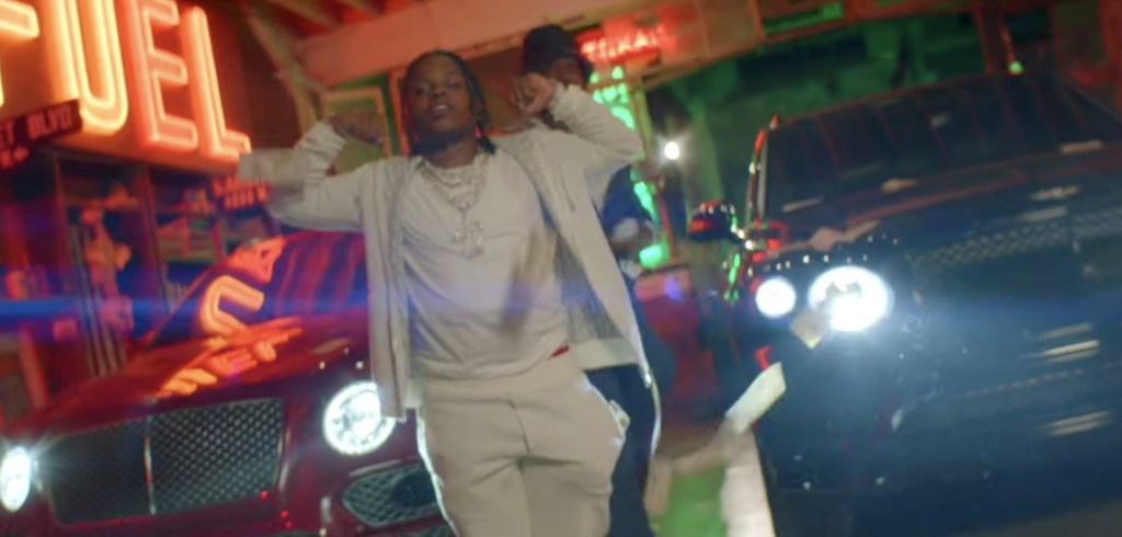 42 Dugg And EST Gee's 'Rose Gold' Video Features Lustrous Flexes