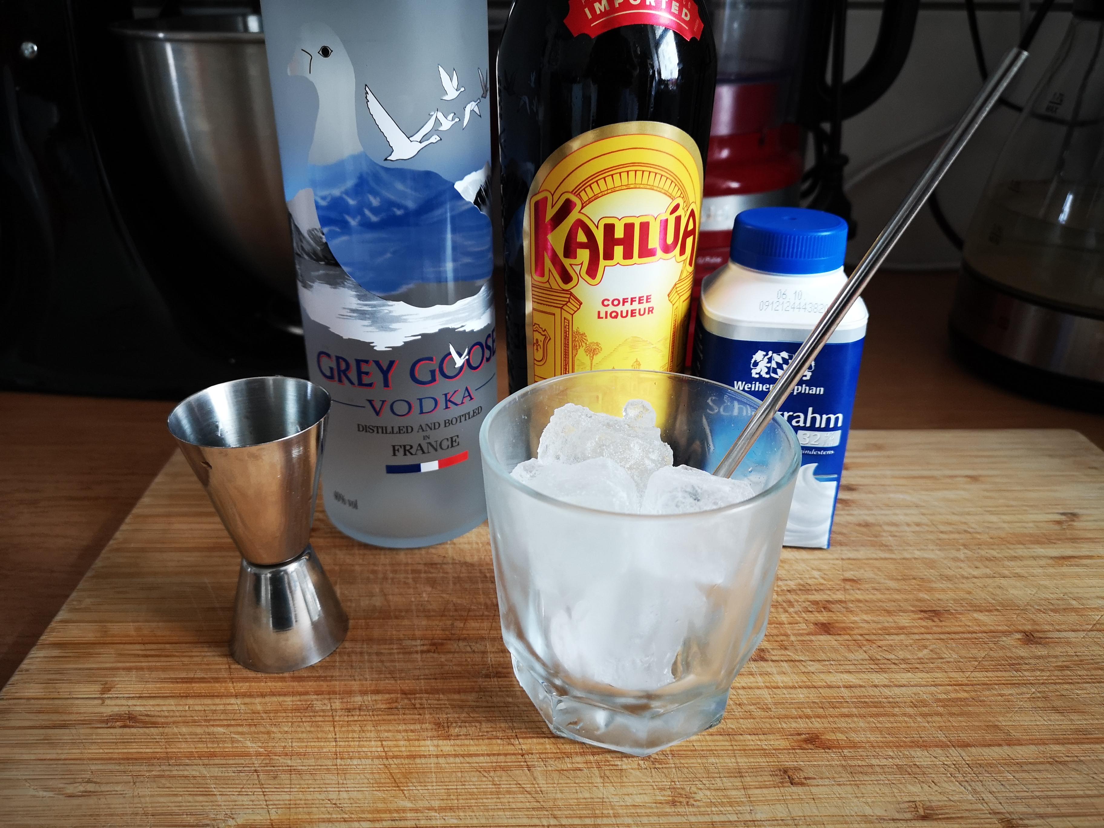 The Perfect White Russian Recipe For Fall 2021