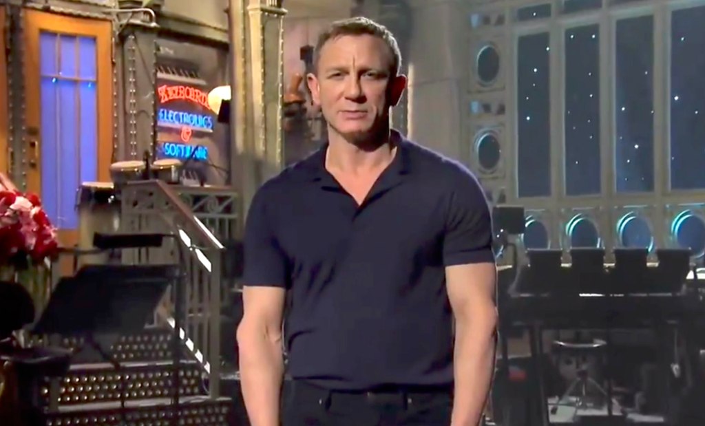 Daniel Craig Is Aware Of 'Ladies And Gentlemen... The Weekend' Meme