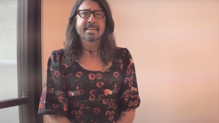 Dave Grohl, Greg Kurstin Covered Lisa Loeb's Iconic 'Stay'