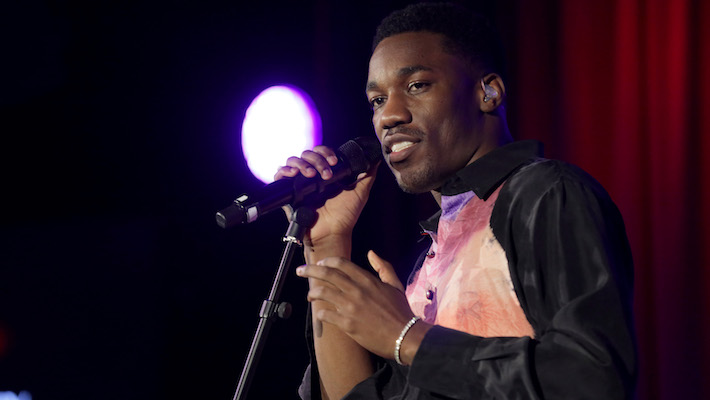 Giveon's AMAs Performance Of 'Heartbreak Anniversary'