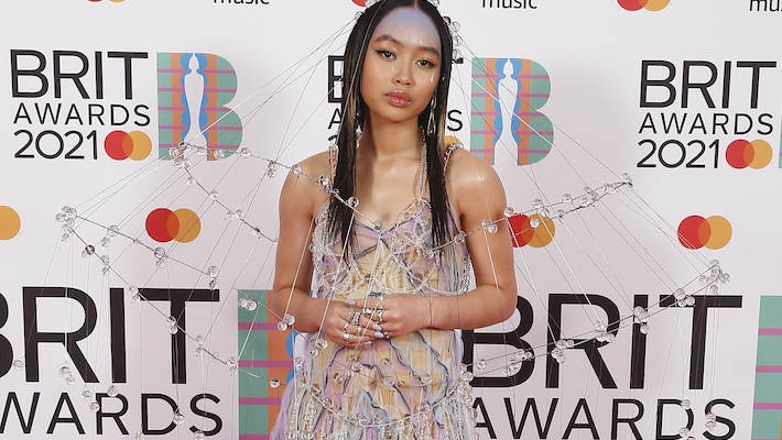 Griff Mashed Up 'Heart Of Gold,' Lorde's 'Royals' At A Show