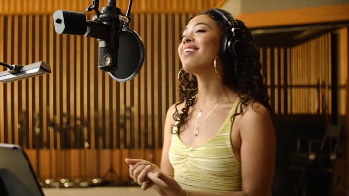 Joyce Wrice Sings The 'Proud Family' Reboot's Theme Song