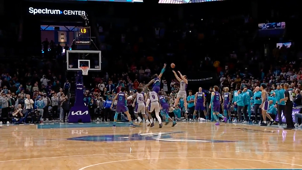 Watch Kelly Olynyk's Overtime Buzzer-Beater In Charlotte