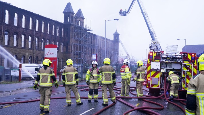 'Peaky Blinders' Set Engulfed In Raging 'Full Building Fire'