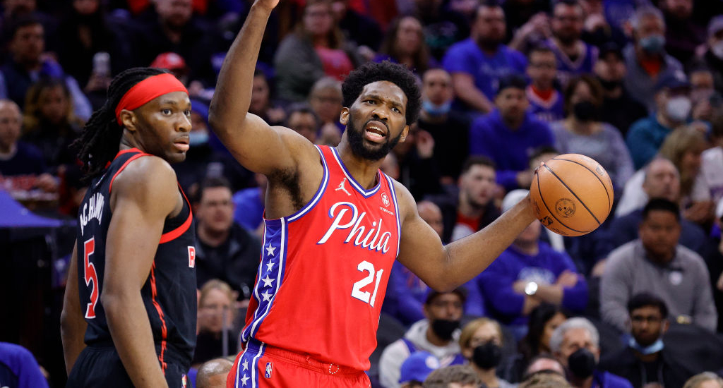 Joel Embiid Needs Thumb Surgery, Will Wait Until Offseason