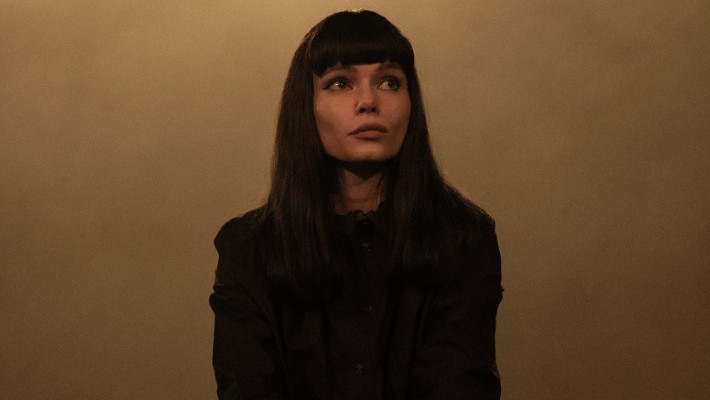 Winona Oak Announces 'Island Of The Sun' And Shares 'Jojo'