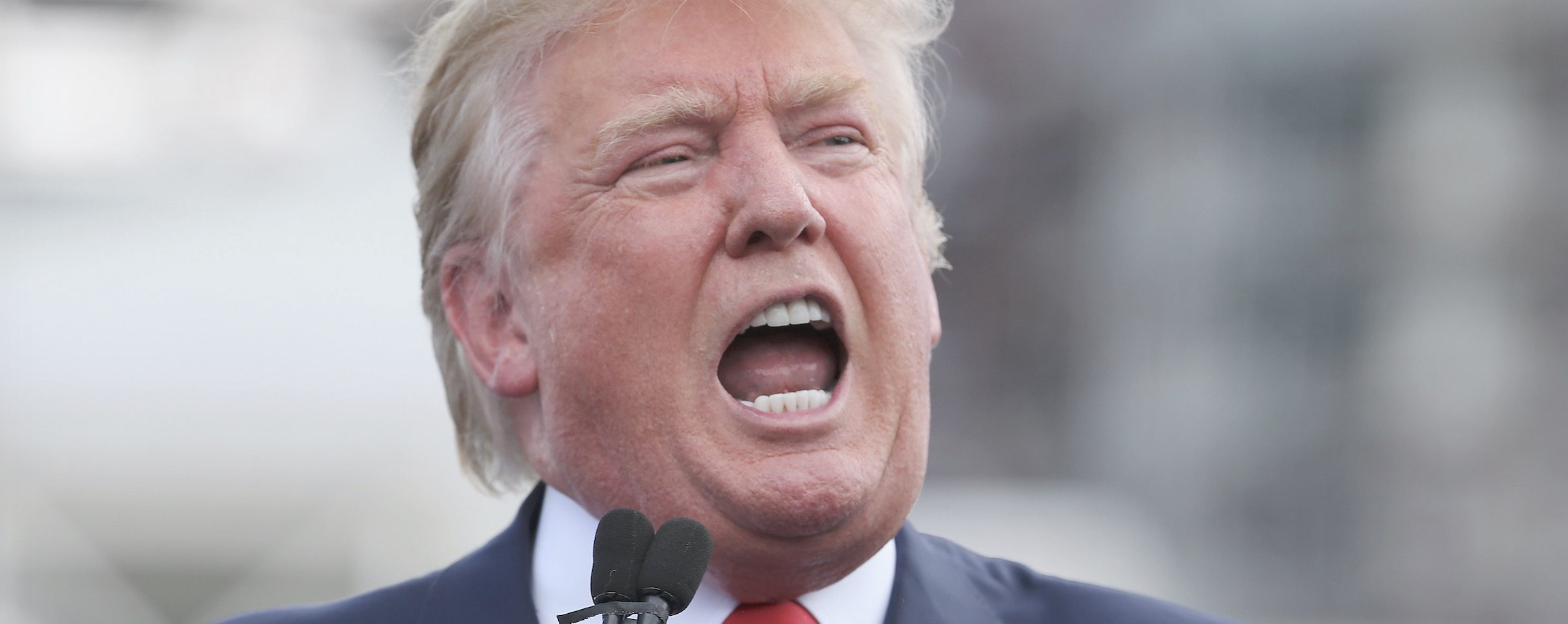 Witness: Trump Tossed Ketchup-Laden Food Against WH Wall