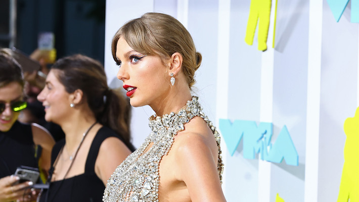 Taylor Swift Makes Surprise Appearance At The 2022 MTV VMAs Taylor Swift Makes Surprise Appearance At The 2022 MTV VMAs