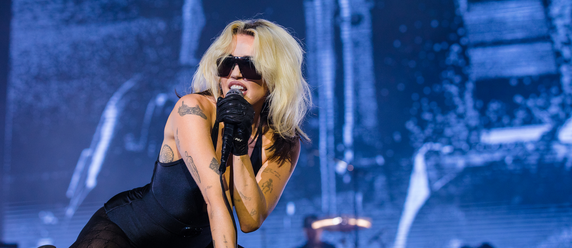 Miley Cyrus' NYE Special Lineup: Dolly Parton, Sia, Latto