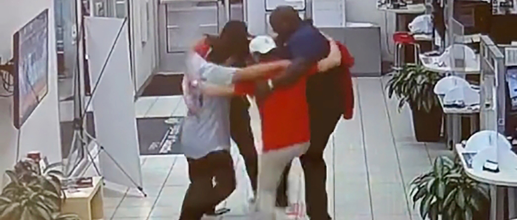 Mariners Fans Dance At Work After Comeback Win In Toronto