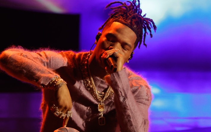 Lil Baby 2022 AMA Performance: 'In A Minute' And More