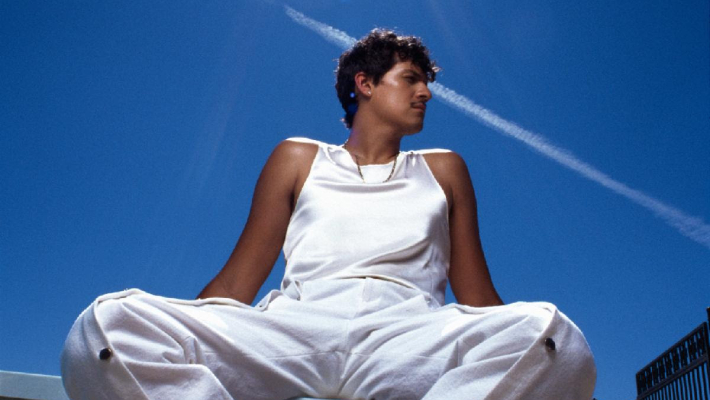 Omar Apollo Released A Video For His Viral Hit 'Evergreen'