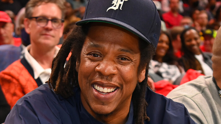 Jay-Z Calls Out A Fan For Asking Him To Sign A Bootleg Record