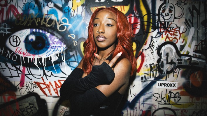 Alemeda Performs 'Gonna Bleach My Eyebrows' On 'UPROXX Sessions'