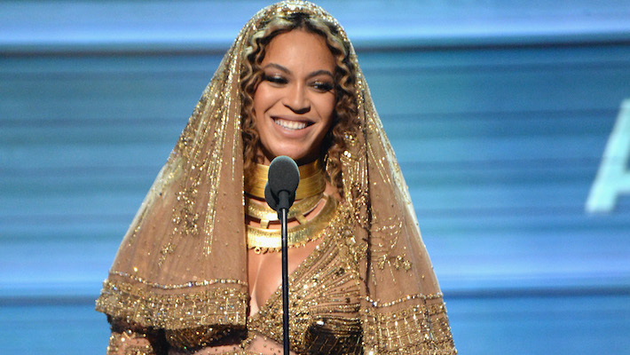 ‘The Bear’s Ayo Edebiri Recalls Trying To See Beyoncé Eating