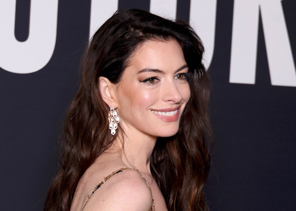 Anne Hathaway Dancing Video Has Taken Over Twitter