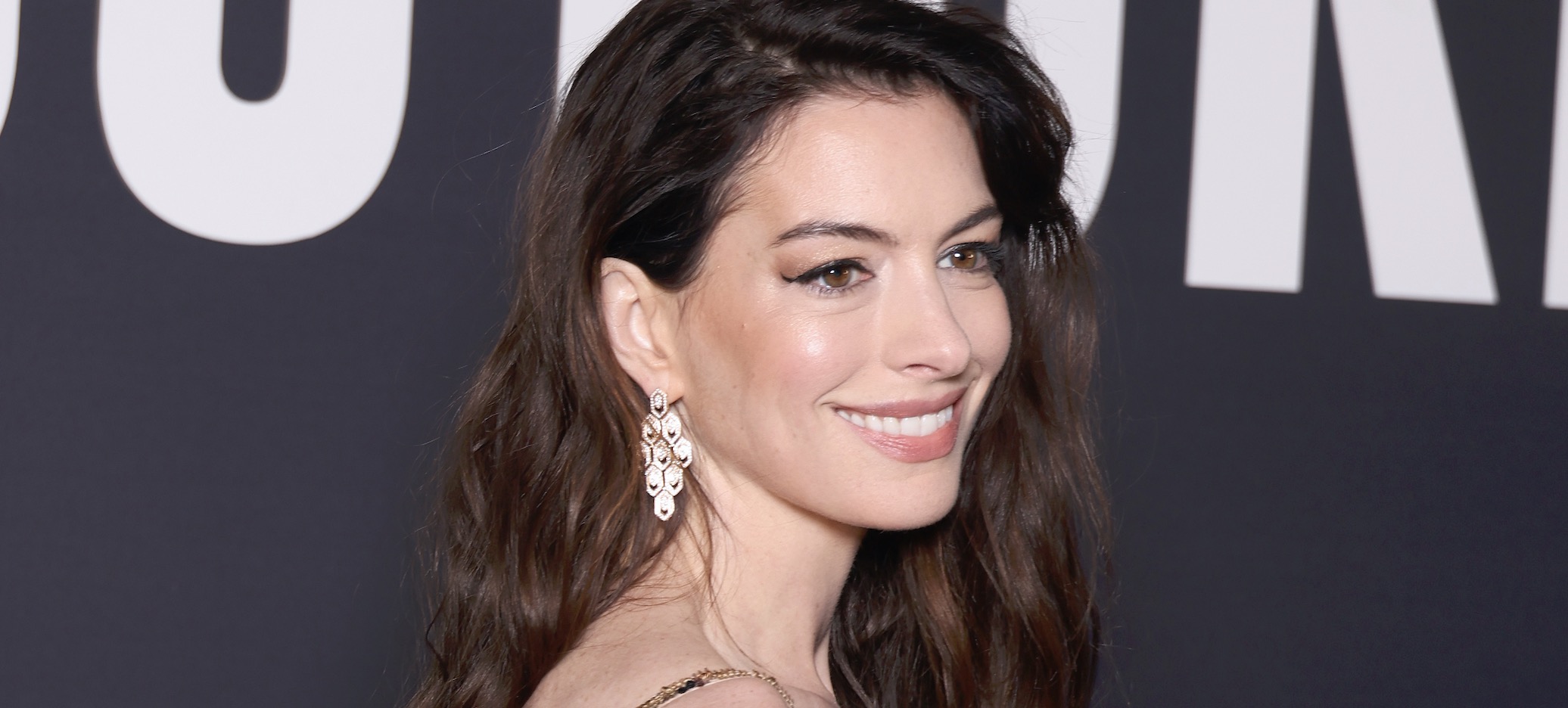 Anne Hathaway Dancing Video Has Taken Over Twitter