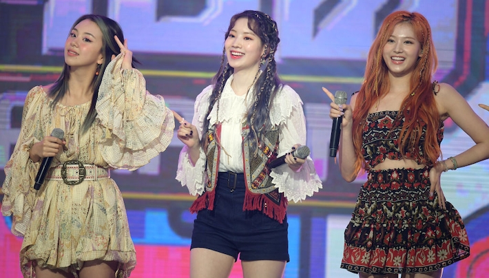 Twice Announce 'Ready To Be' New EP