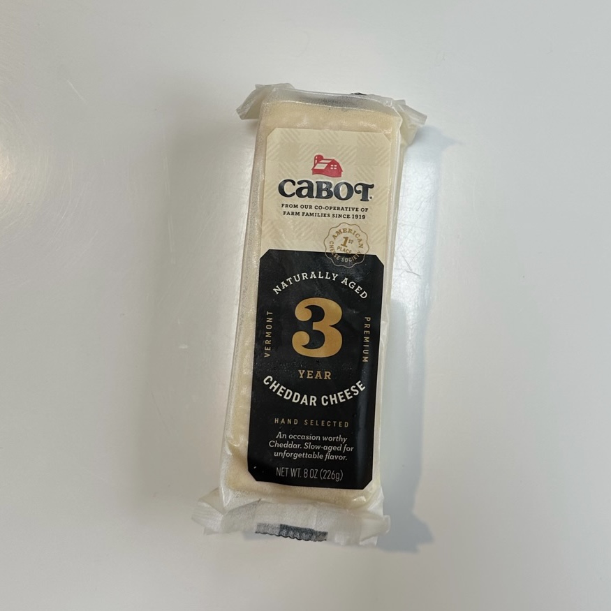 21 Best Sharp Cheddar Cheeses From Grocery Stores, Ranked