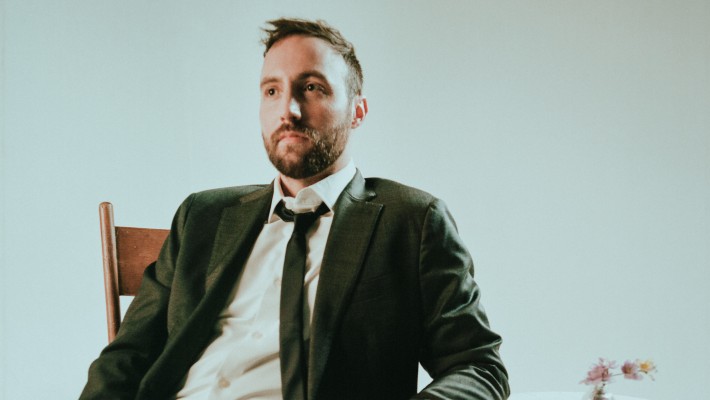 Ruston Kelly Drops 'Mending Song,' A Raw, Confessional Track