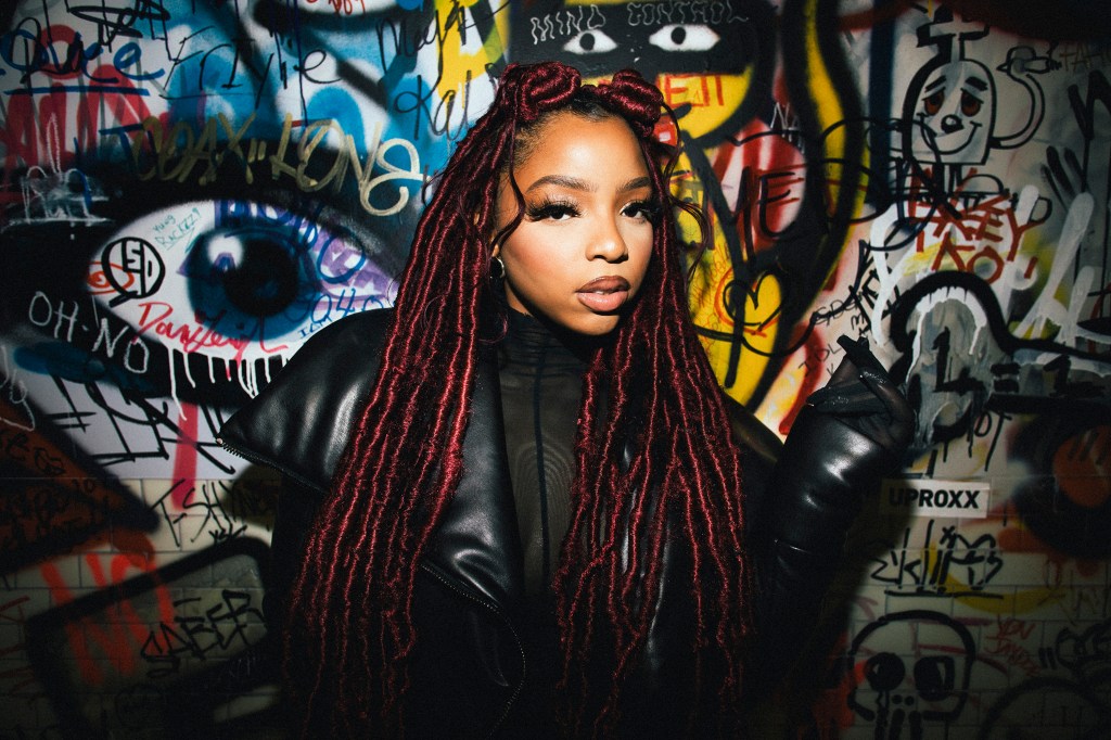 Chlöe Performs 'How Does It Feel' For 'UPROXX Sessions'