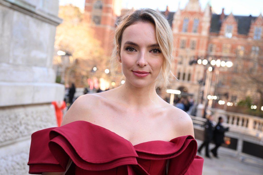 Jodie Comer Halted Show After Difficulty Breathing NY Smoke