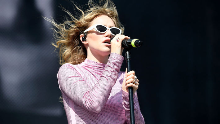 Suki Waterhouse Drops 'OMG' New Song, Video