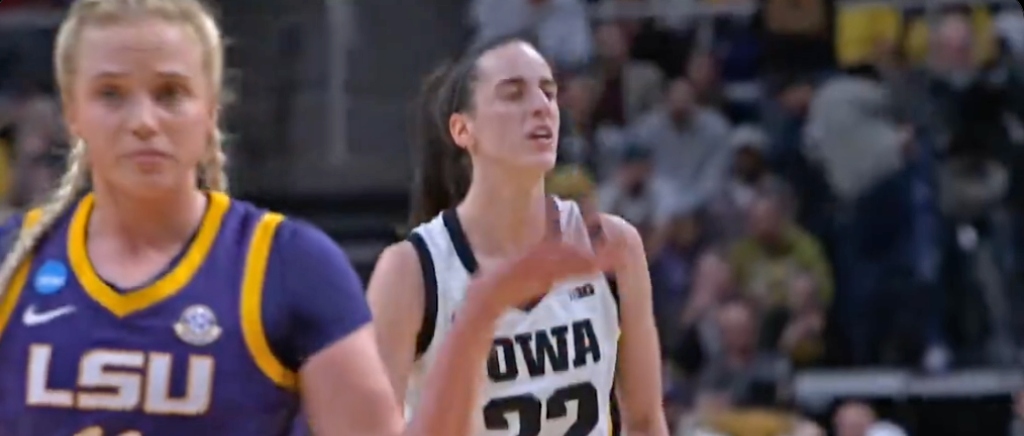 Caitlin Clarks Insane Night Against Lsu Got Summed Up Perfectly By Hailey Van Lith In This Clip