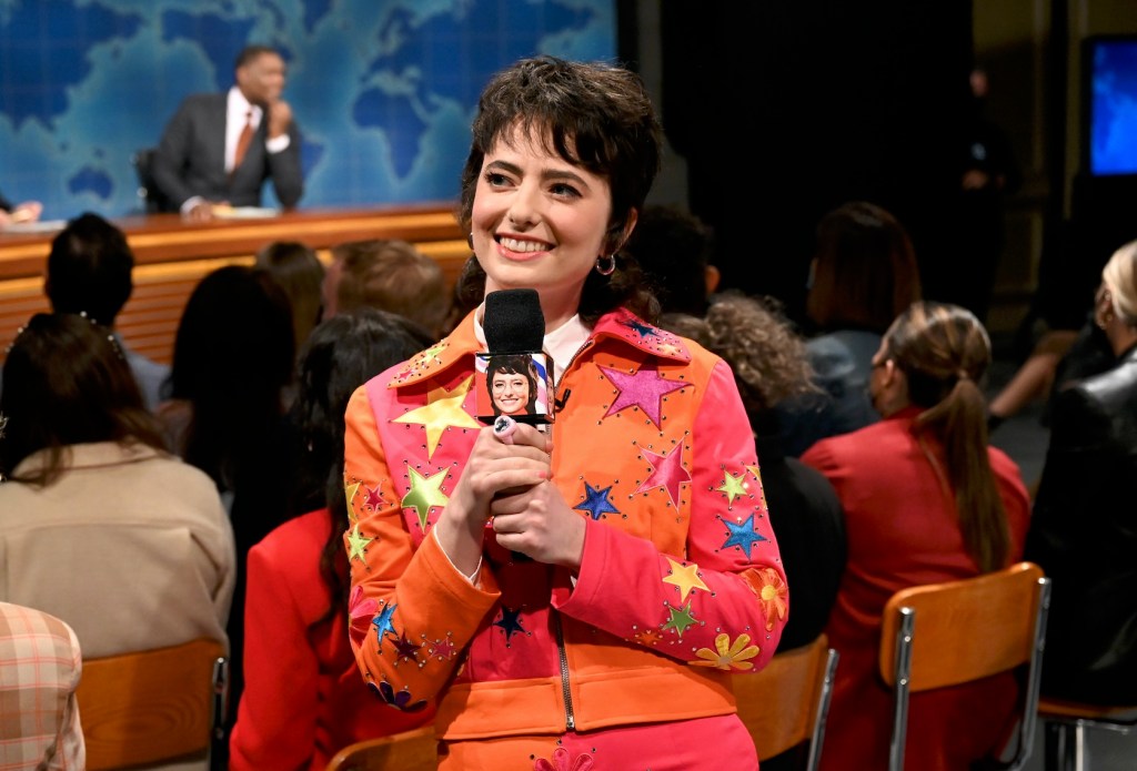 A Bizarre TikTok Claims 'SNL' Has Never Hired A 'Hot Woman'