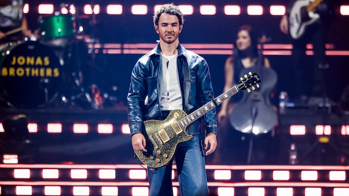 Kevin Jonas Had Skin Cancer Removed From His Head Video 4343