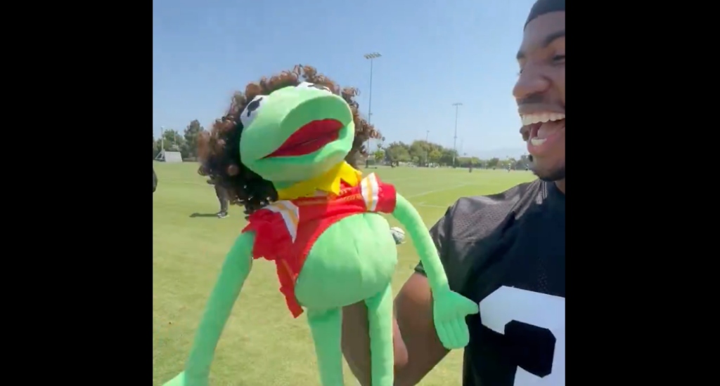 Raiders Troll Patrick Mahomes With A Kermit Doll At Camp