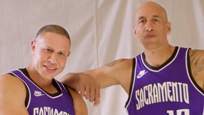 Doug Christie, Mike Bibby Introduce Kings Throwback Uniforms
