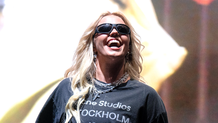 Reneé Rapp Twerking At ACL Fest 2024 Has Fans Online Shook