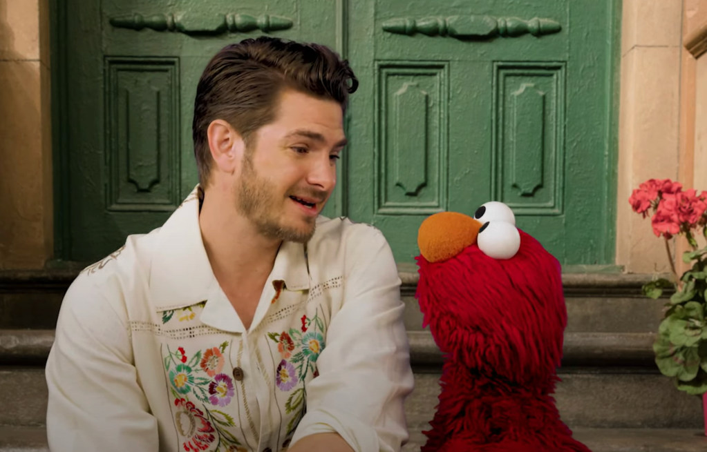 Andrew Garfield Talking To Elmo About Mom Will Make You Cry