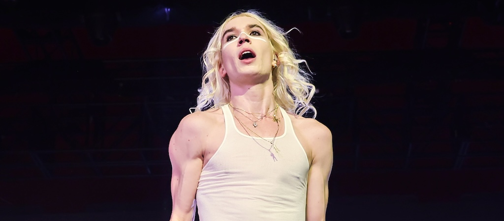 2hollis Shares 'Star' Tour Dates