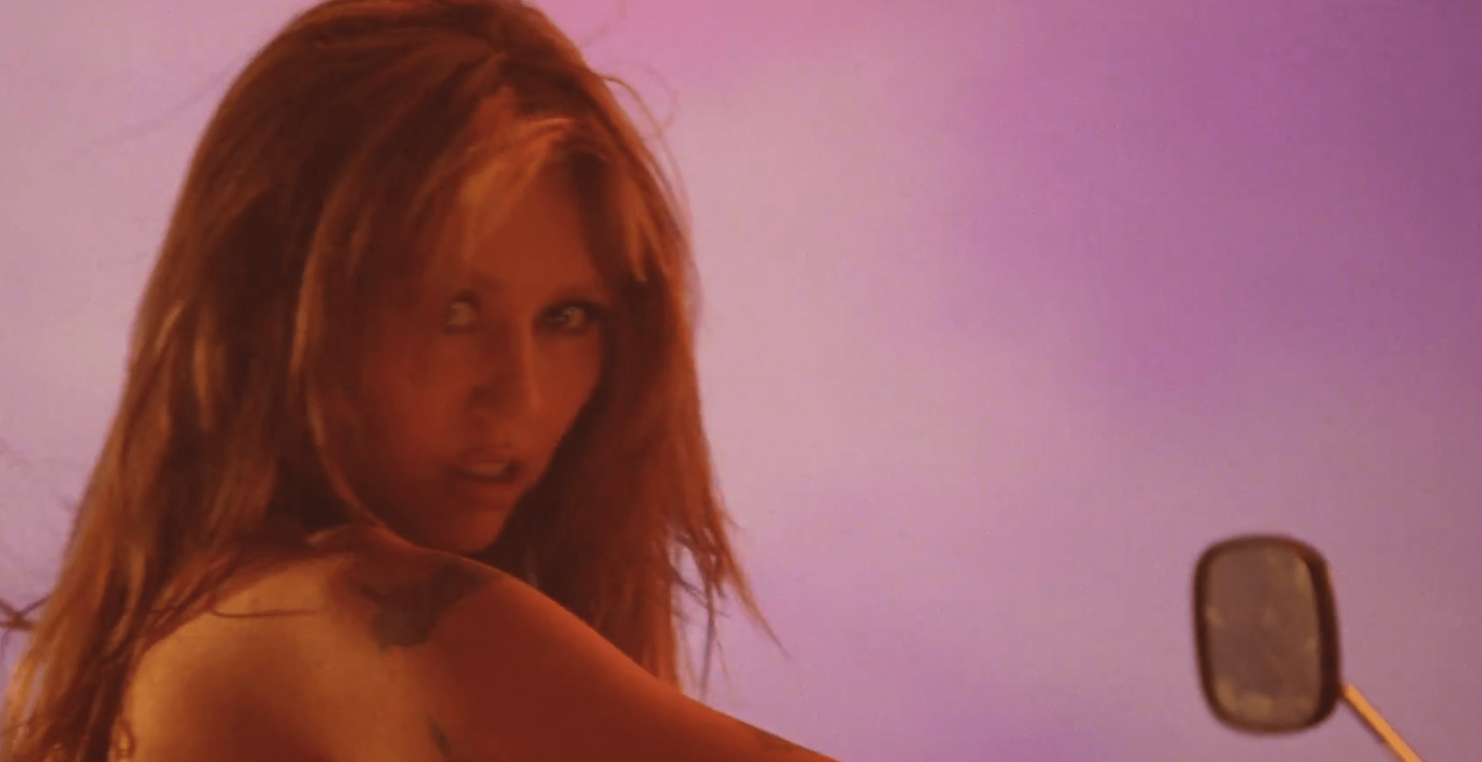 Miley Cyrus Steps Up To The Mic In The New Trailer For Her One-Night ...