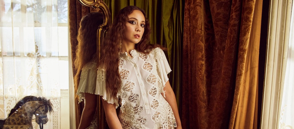 Laufey Announces A 'Mei Mei The Bunny' Book